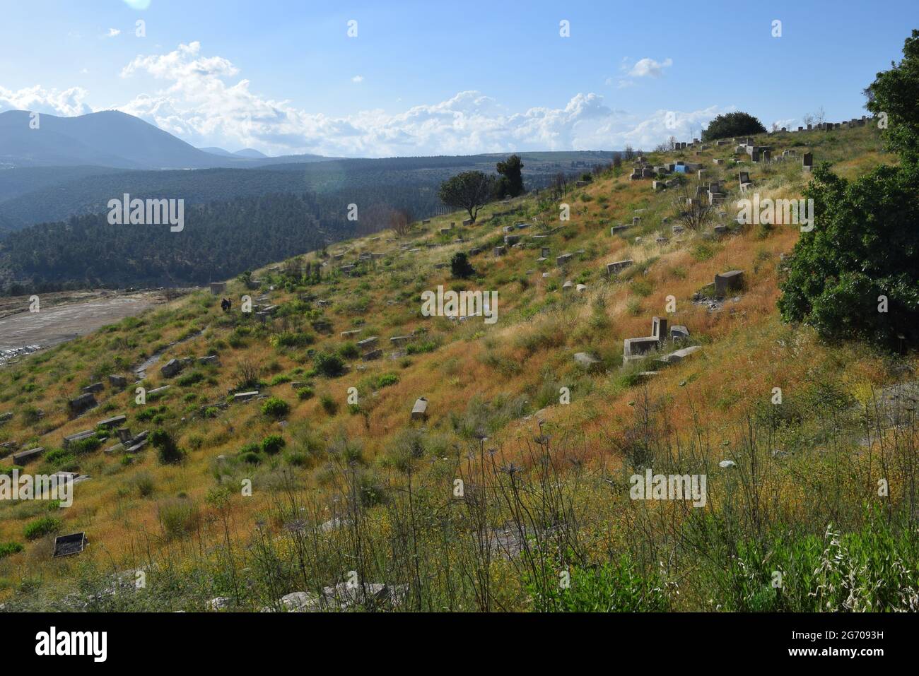 Tzfat cemetery hi-res stock photography and images - Alamy