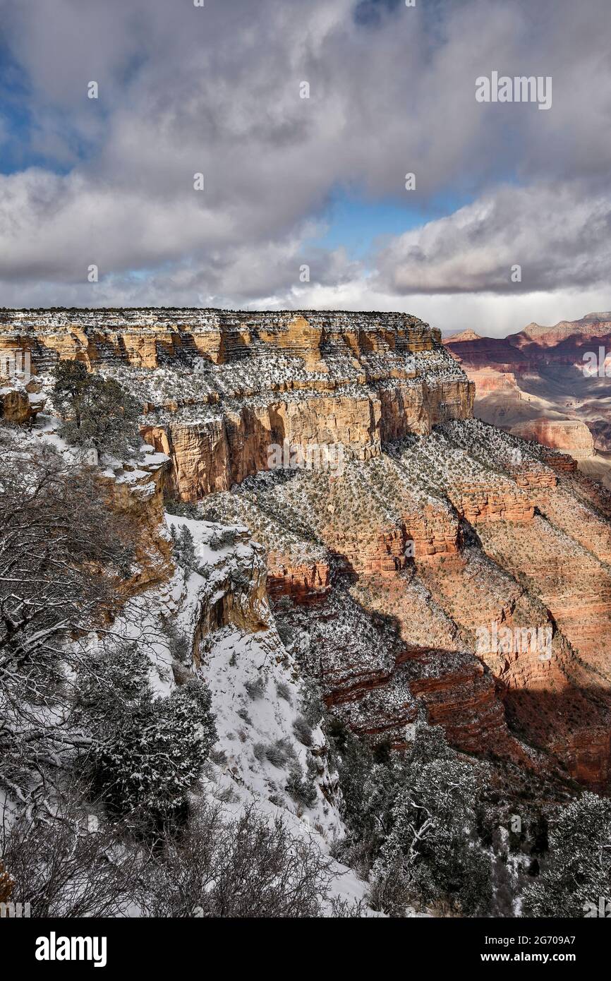 Grand canyon rock layers hi-res stock photography and images - Alamy