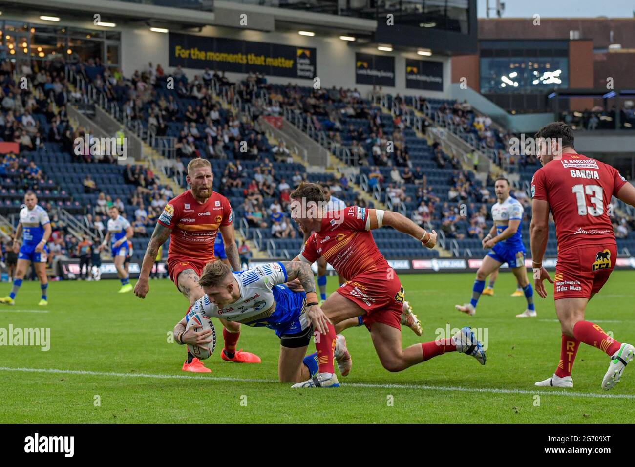 Leeds, UK. 09th July, 2021. Liam Sutcliffe (15) of Leeds Rhinos goes ...