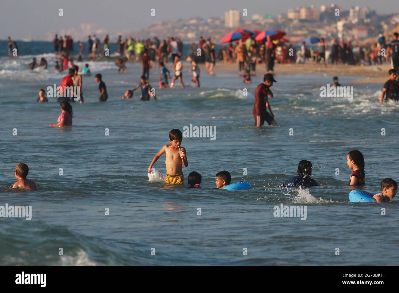 Deir al-Balah, The Gaza Strip, Palestine. 9th July, 2021. Palestinians ...