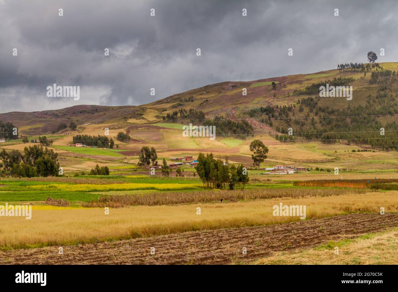 Rural village peru hi-res stock photography and images - Alamy