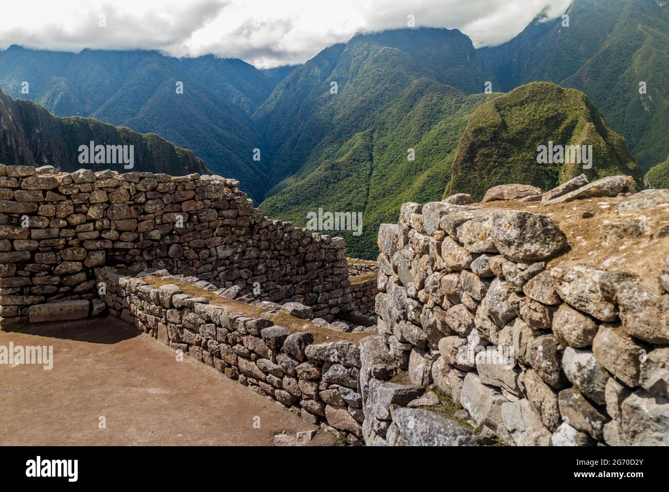 Machu picchu stone wall hi-res stock photography and images - Alamy