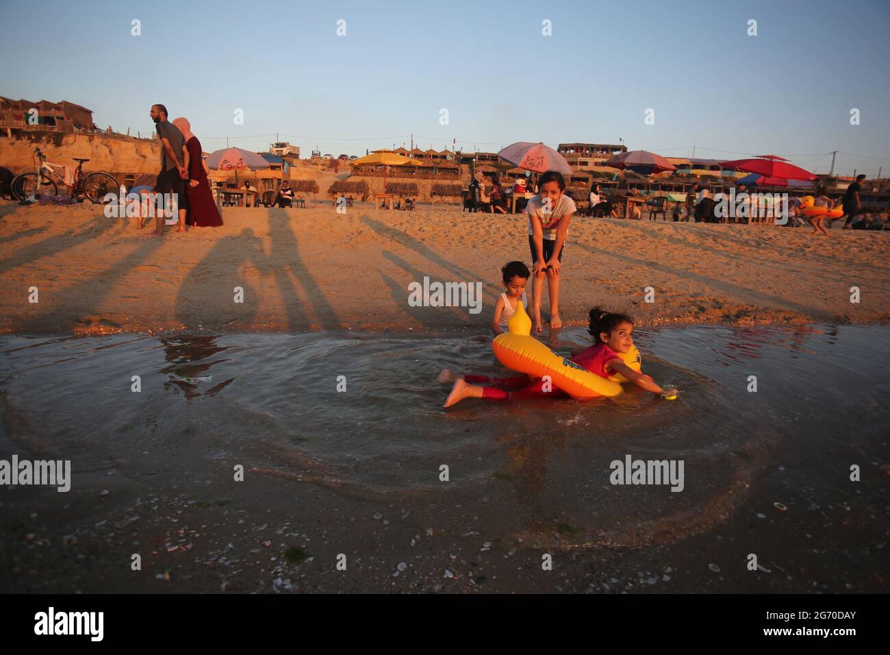 Deir al-Balah, The Gaza Strip, Palestine. 9th July, 2021. Palestinians ...