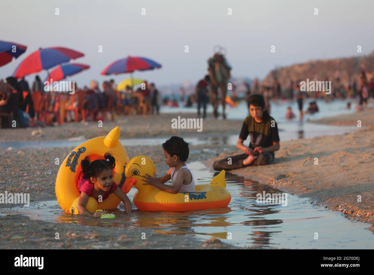 Deir al-Balah, The Gaza Strip, Palestine. 9th July, 2021. Palestinians ...