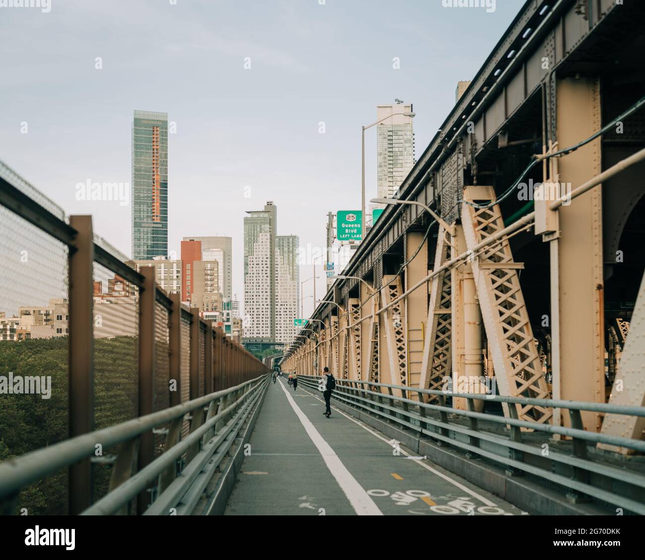 Pedestrian walkway on the Queensboro Bridge and view of buildings in ...