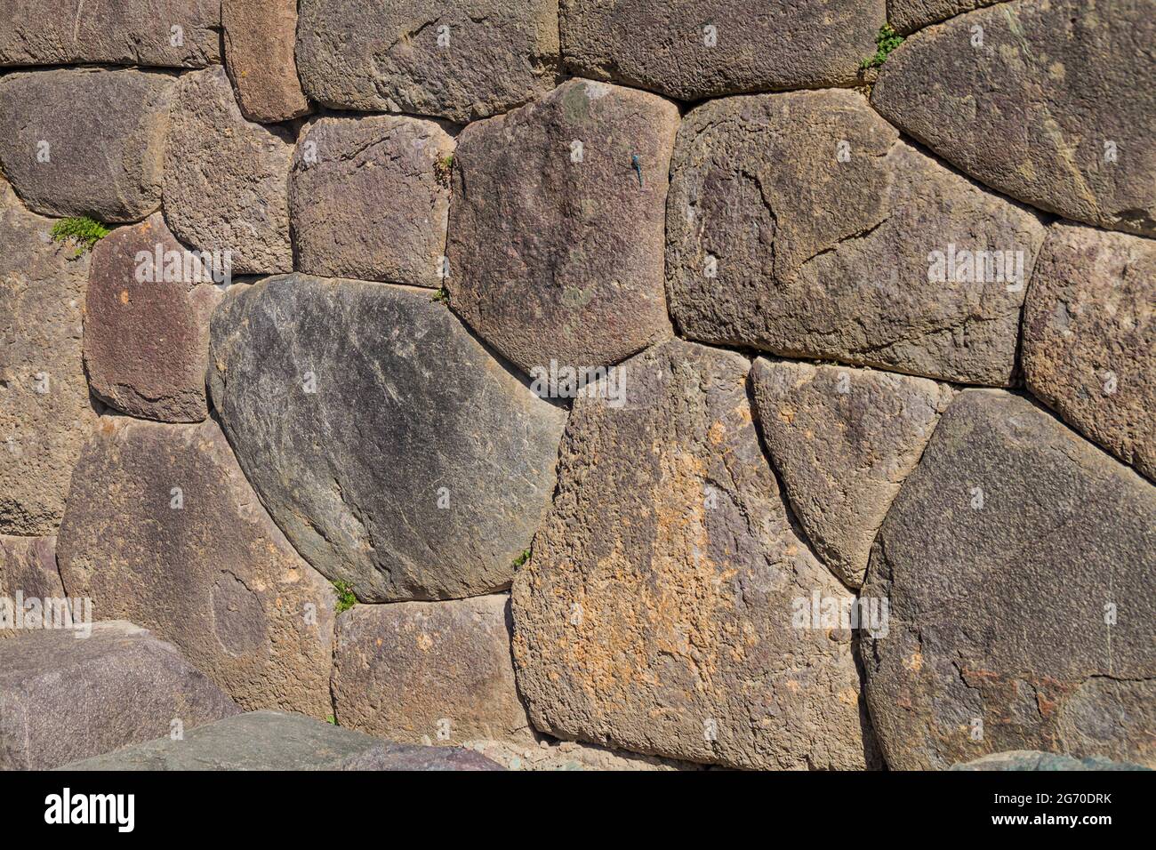 Detail of a wall at Inca ruins of Ollantaytambo, Sacred Valley of Incas ...