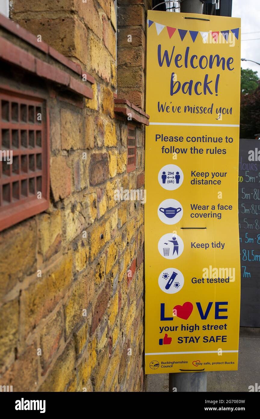 Iver, Buckinghamshire, UK. 9th July, 2021. A Welcome Back sign outside ...