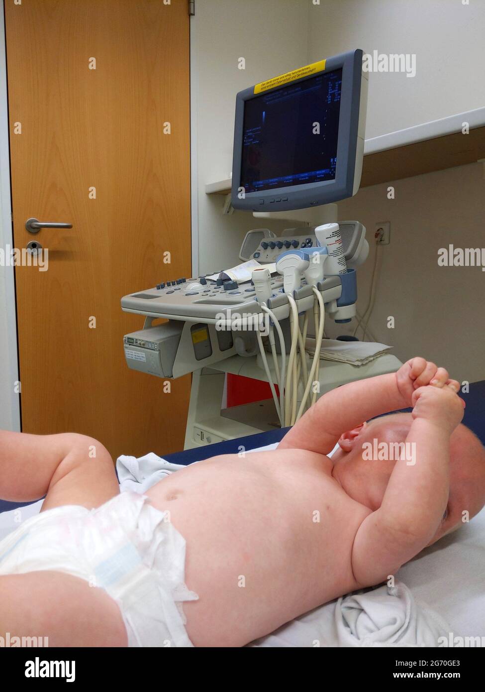 Baby doctor's examination room hi-res stock photography and images - Alamy