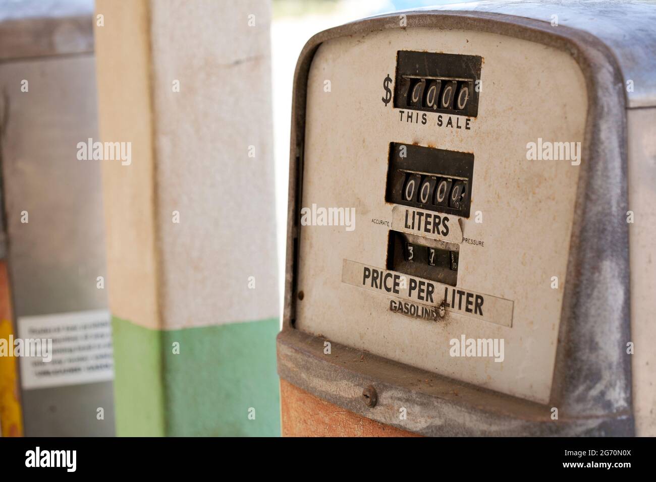 Historic gas station close hi-res stock photography and images - Alamy