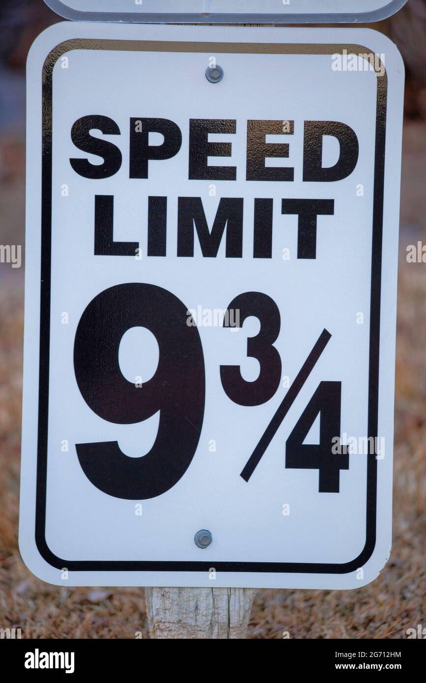 Vertical shot speed limit hi-res stock photography and images - Alamy