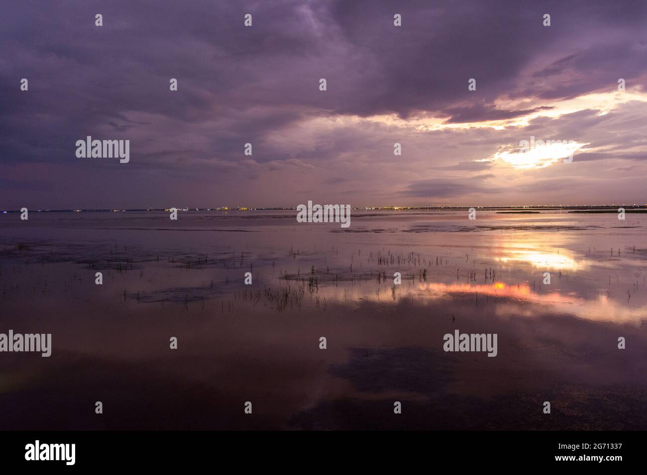 Mobile Bay pier at sunset in July of 2021 Stock Photo - Alamy
