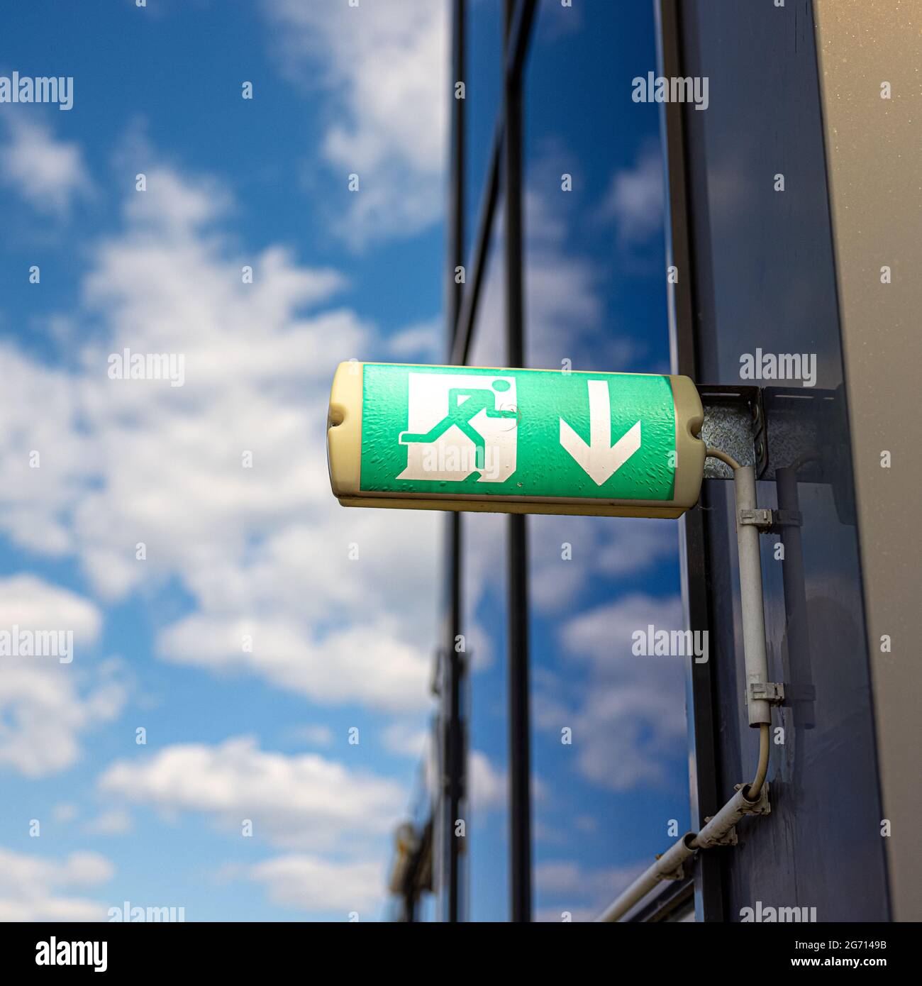 Arrow up down green hi-res stock photography and images - Alamy