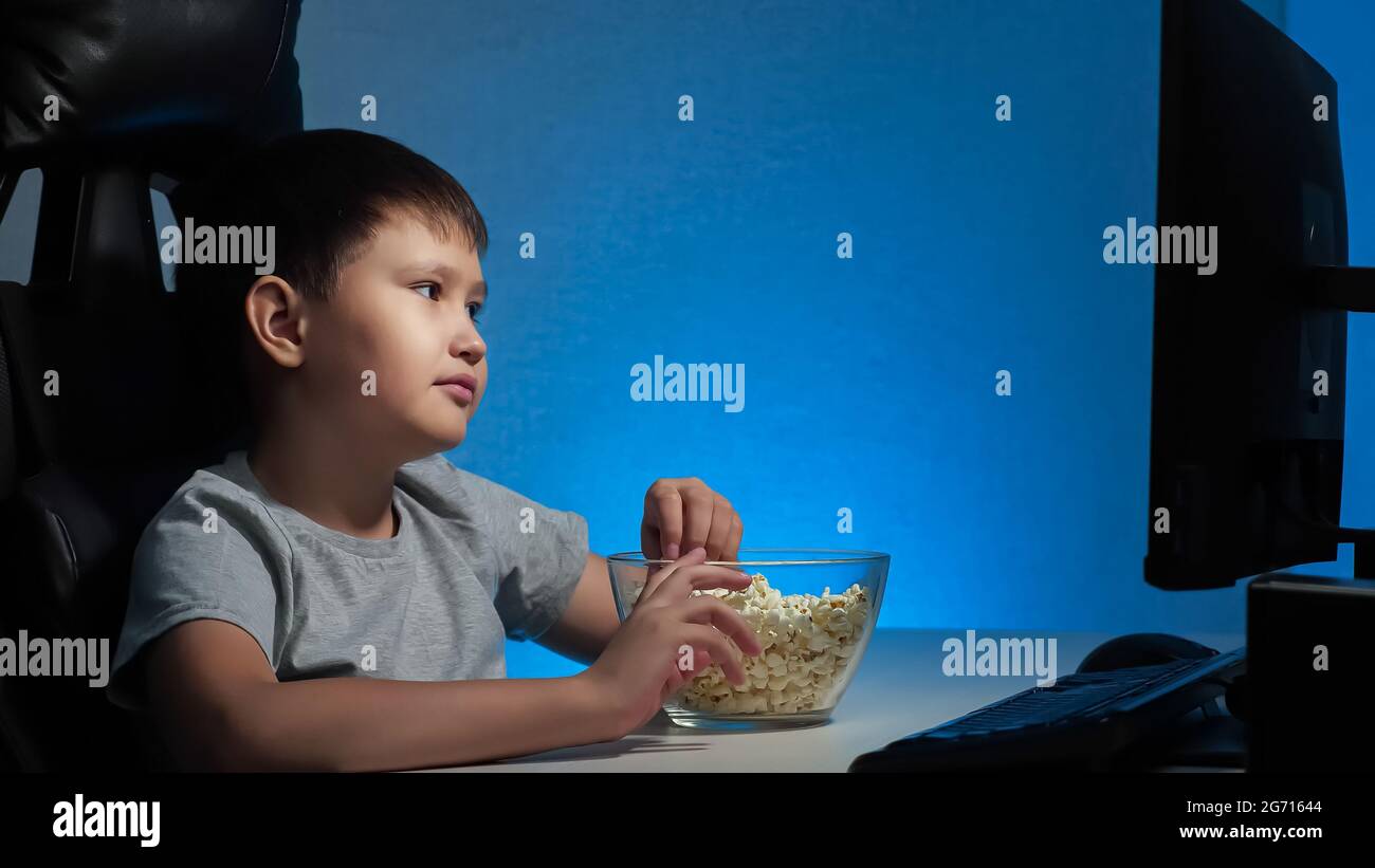 Cartoon network cinema hi-res stock photography and images - Alamy