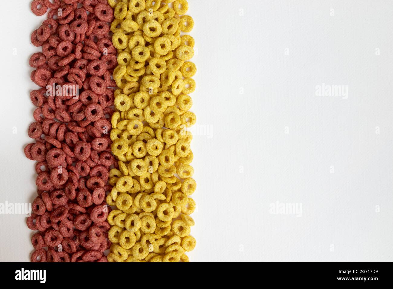 delicious cheerios oat cereal in large pile, cereal cheerios background ...
