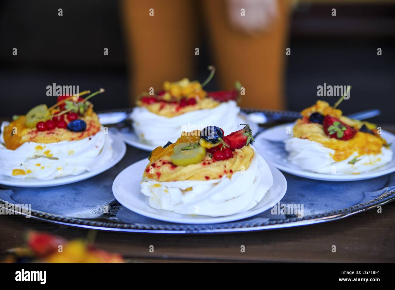 Anna pavlova cake hi-res stock photography and images - Alamy