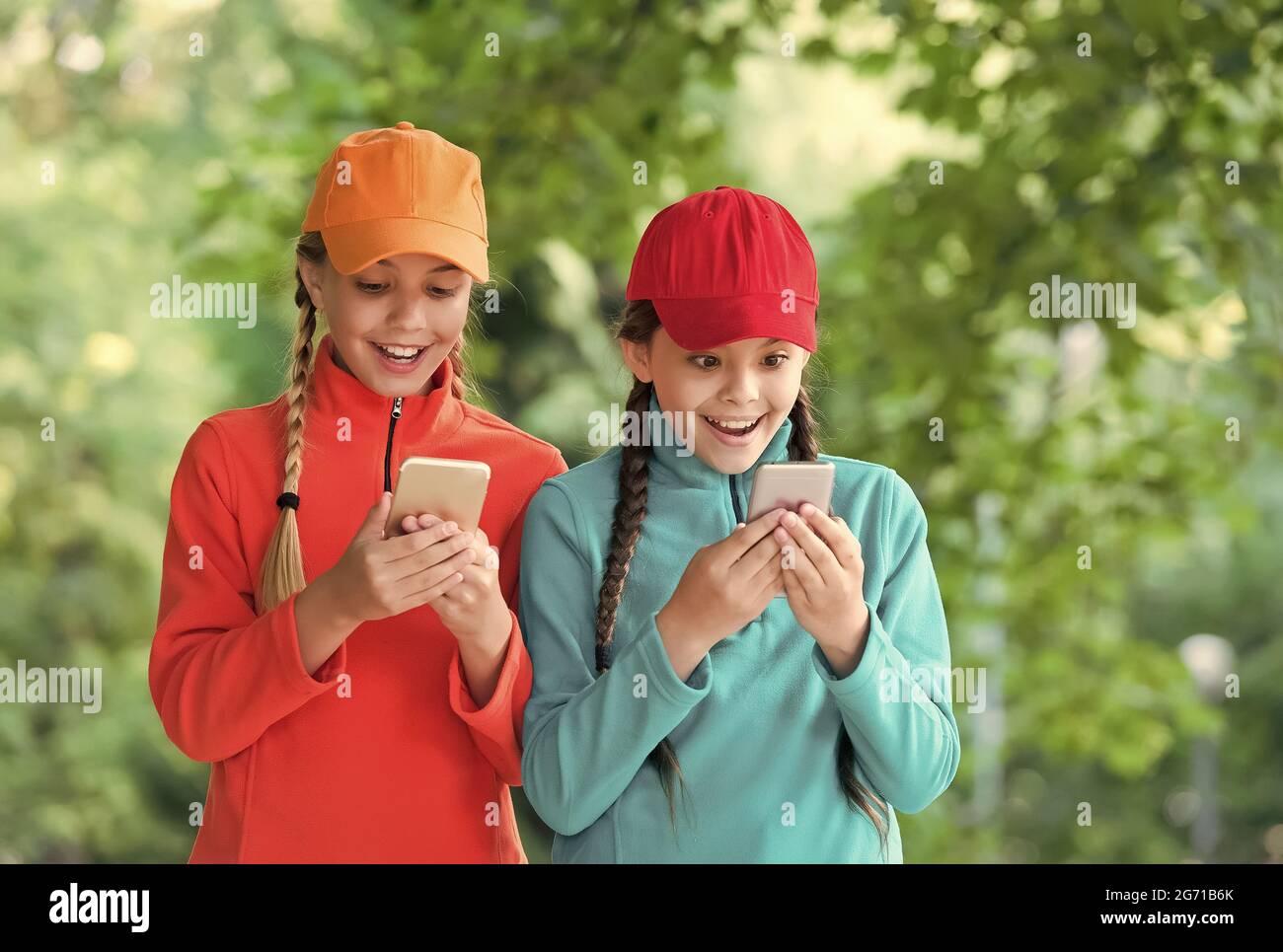 Real time messaging hi-res stock photography and images - Alamy