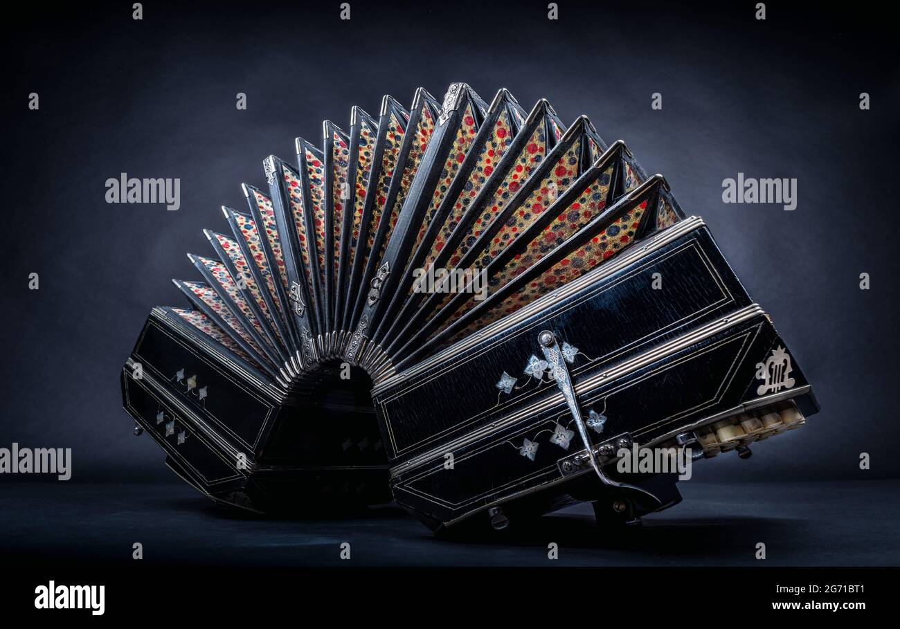 Bandoneon hi-res stock photography and images - Alamy
