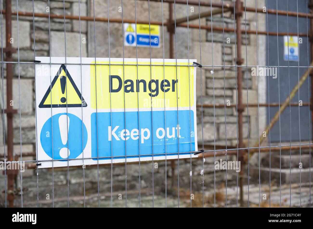Construction site health and safety message rules sign board signage on ...