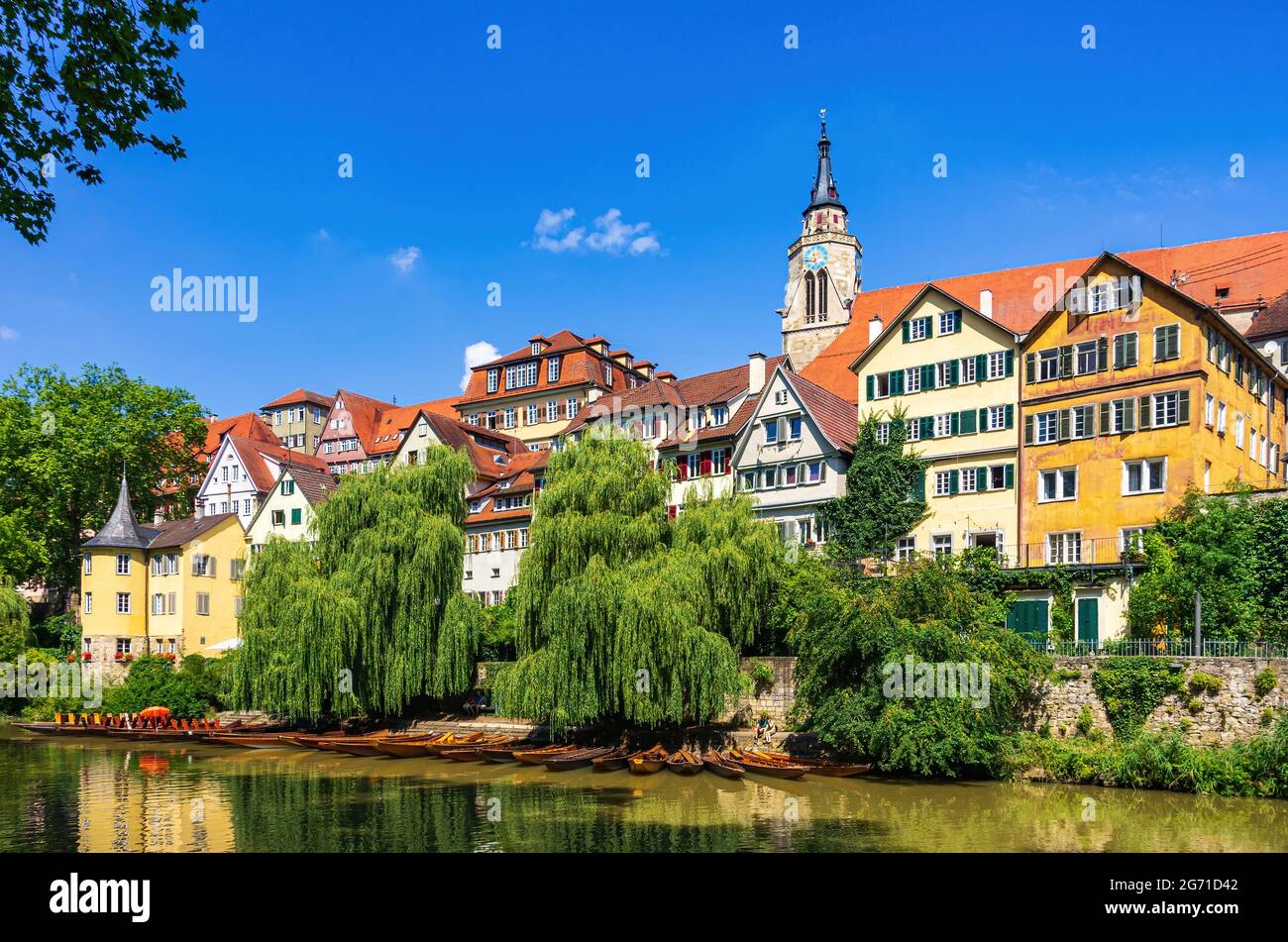 Beautiful sight of the historical Neckar Waterfront of the Old Town of ...