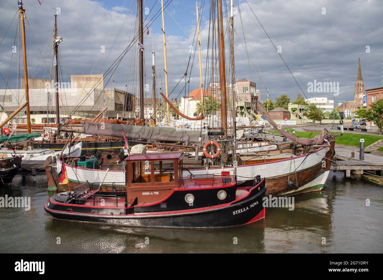 Bremerhaven port hi-res stock photography and images - Alamy