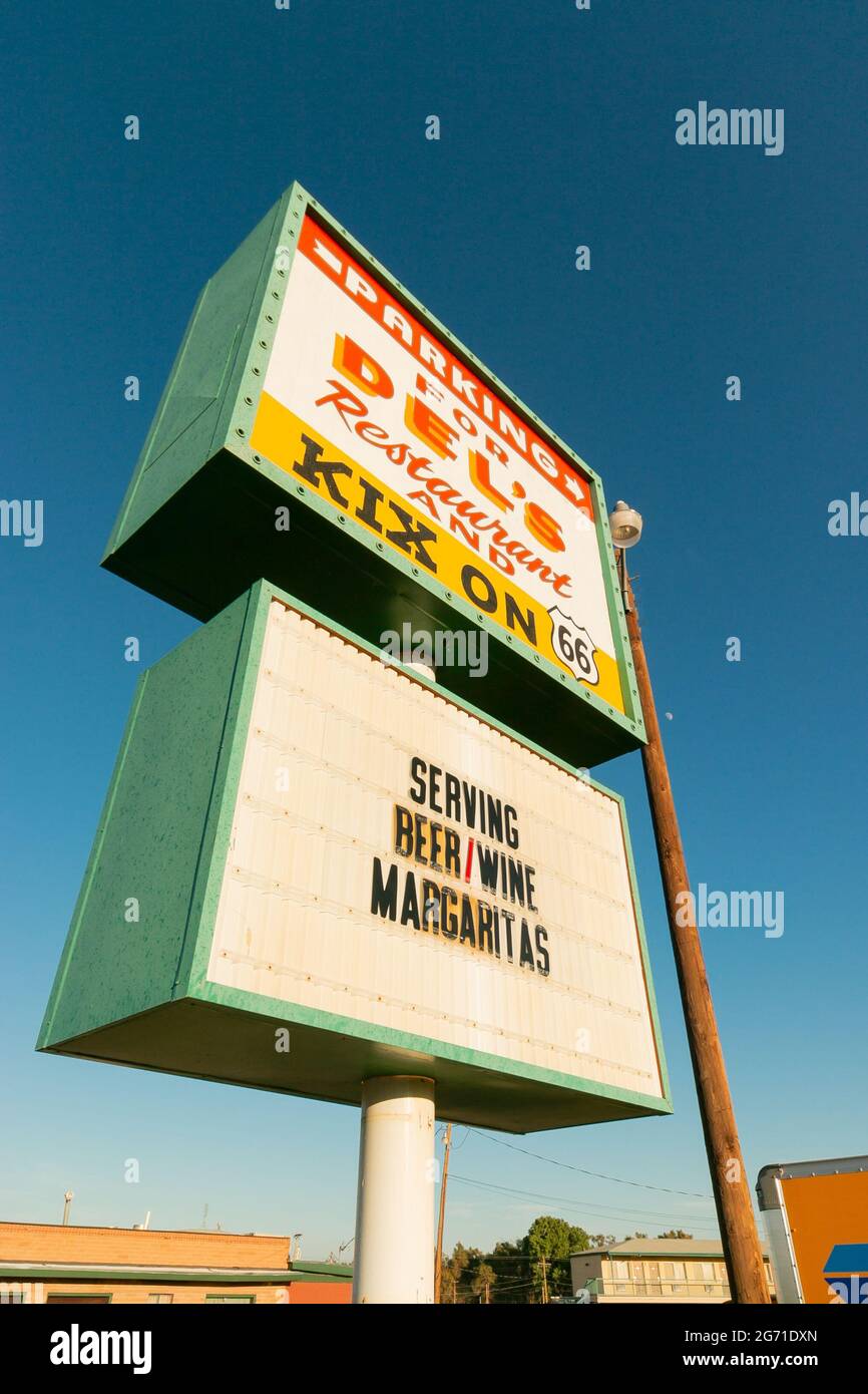 Dels restaurant hi-res stock photography and images - Alamy