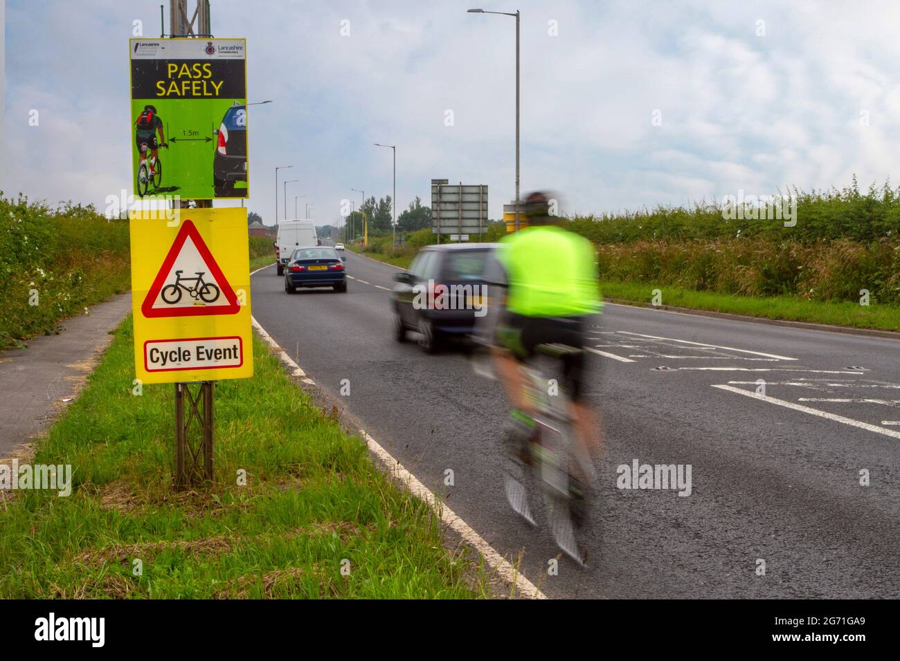 Pass Safely Sign Cycle Event, Police community road safety partnership ...