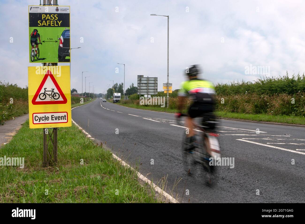 Pass Safely Sign Cycle Event, Police community road safety partnership ...