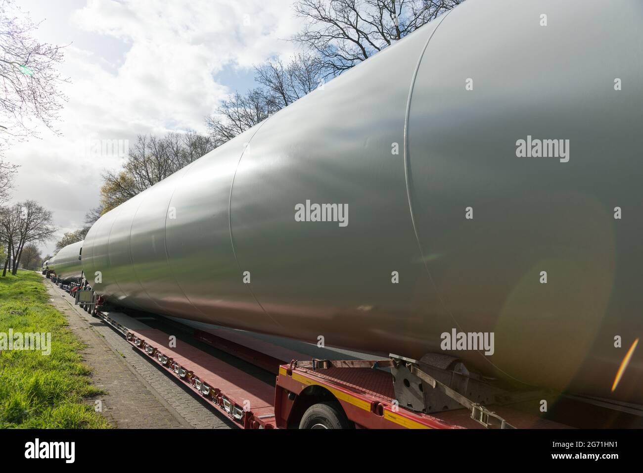 Truck transport turbine hi-res stock photography and images - Alamy