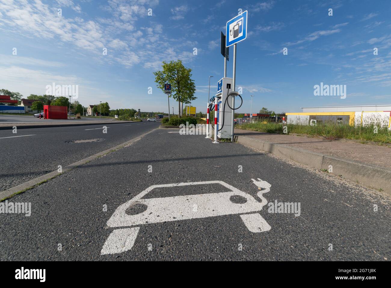 Charging place for electric cars Stock Photo - Alamy