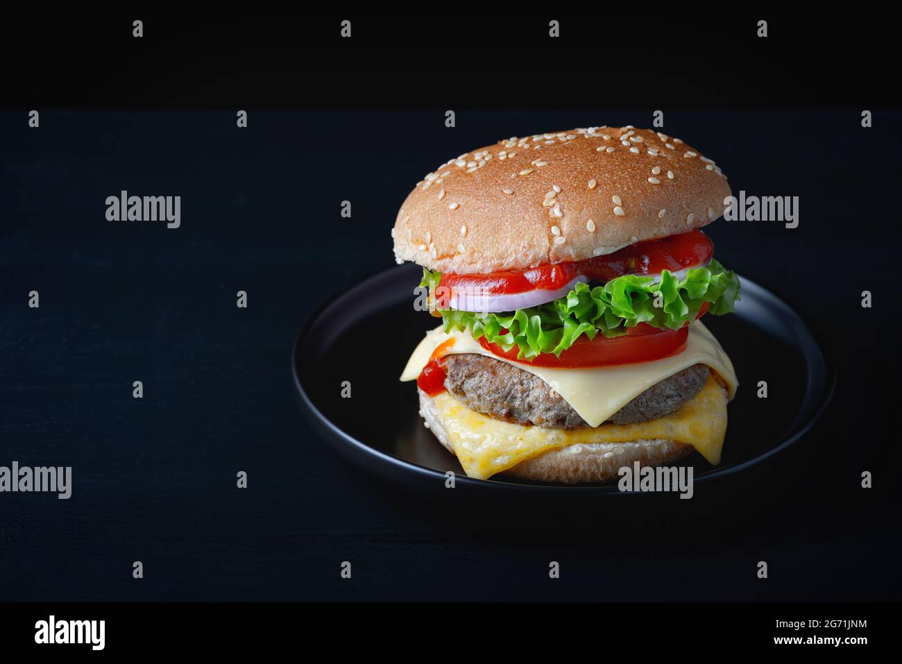Beef burger no bun hi-res stock photography and images - Alamy