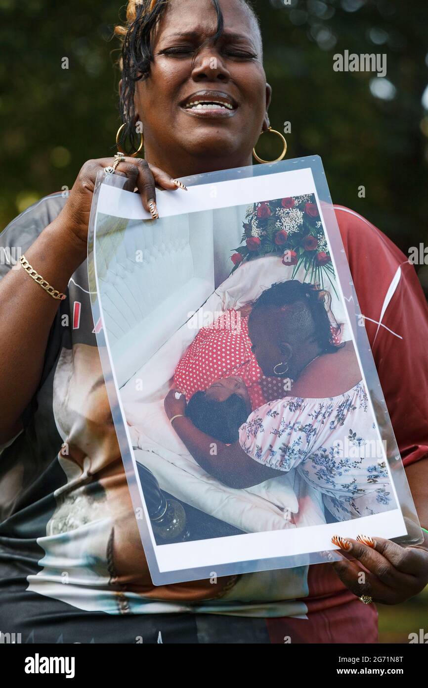 Inmate crying hi-res stock photography and images - Alamy
