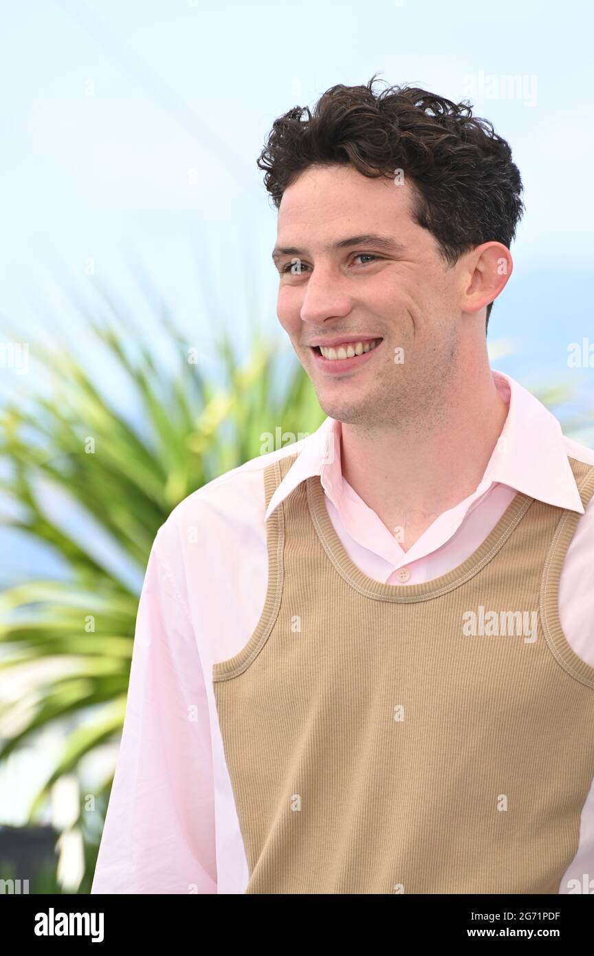 Celebrities josh oconnor hi-res stock photography and images - Alamy