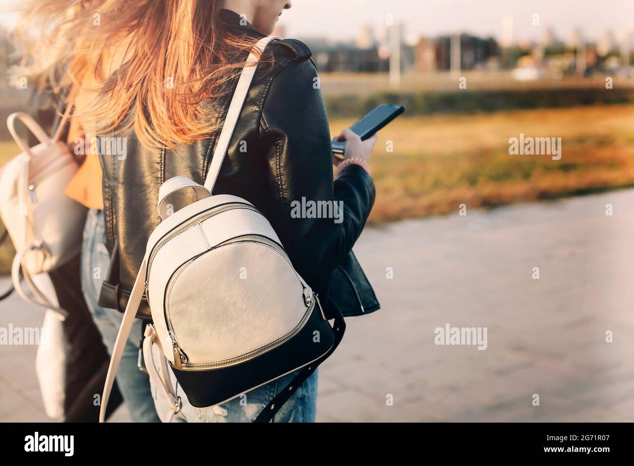 Mobile phones walking hi-res stock photography and images - Alamy