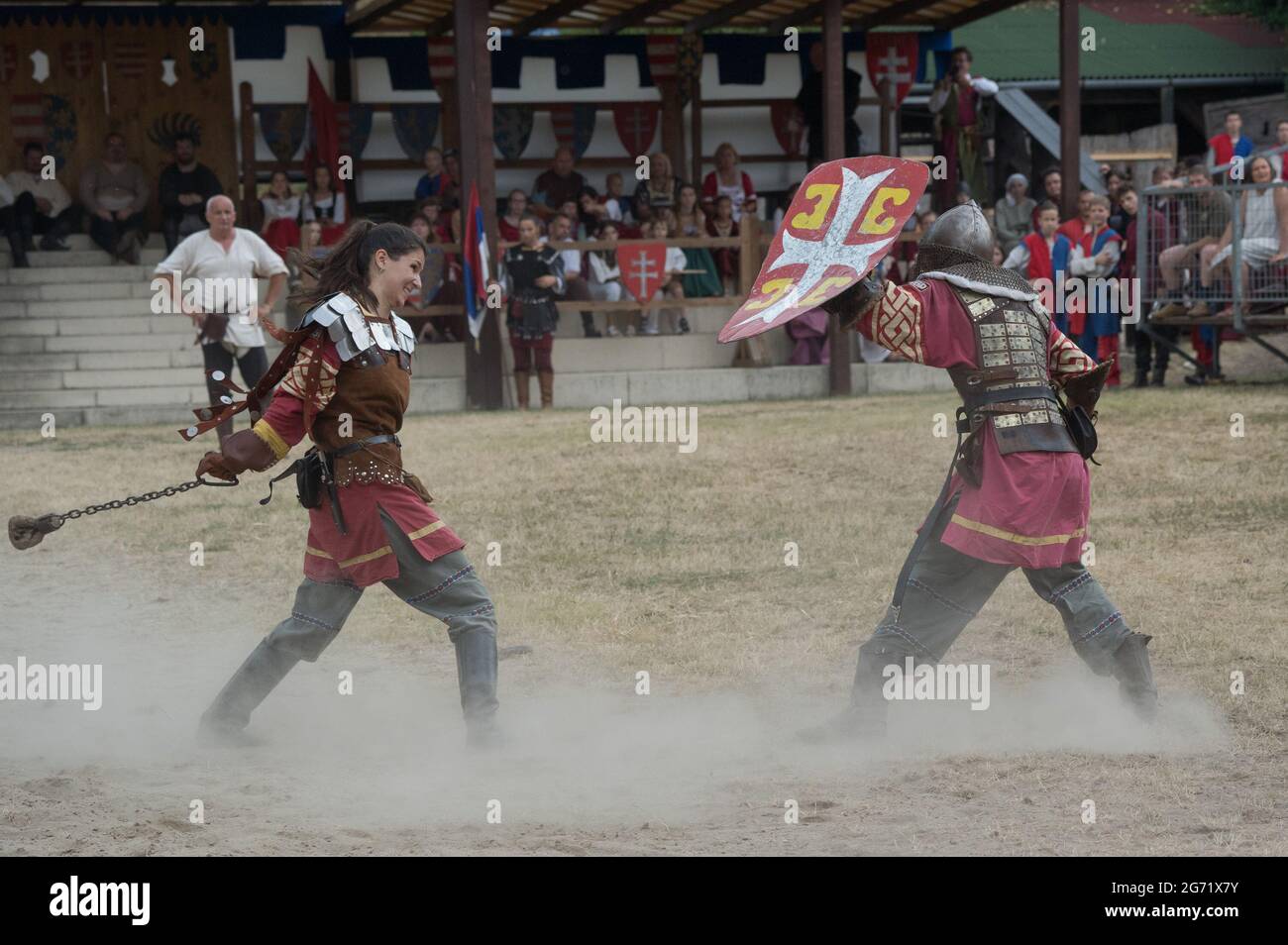 Medieval fight hi-res stock photography and images - Alamy