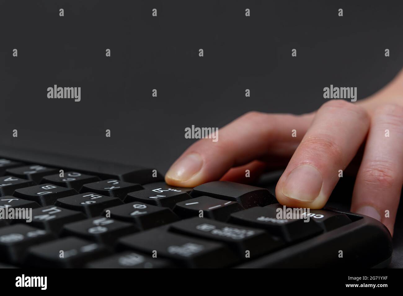 Hands Pointing Pressing Computer Keyboard Keys Typewriting New Ideas ...