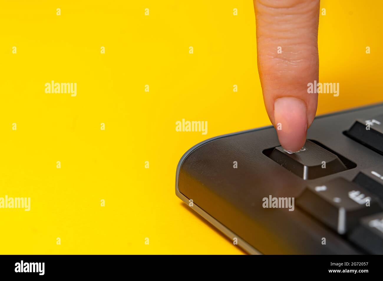 Hands Pointing Pressing Computer Keyboard Keys Typewriting New Ideas ...