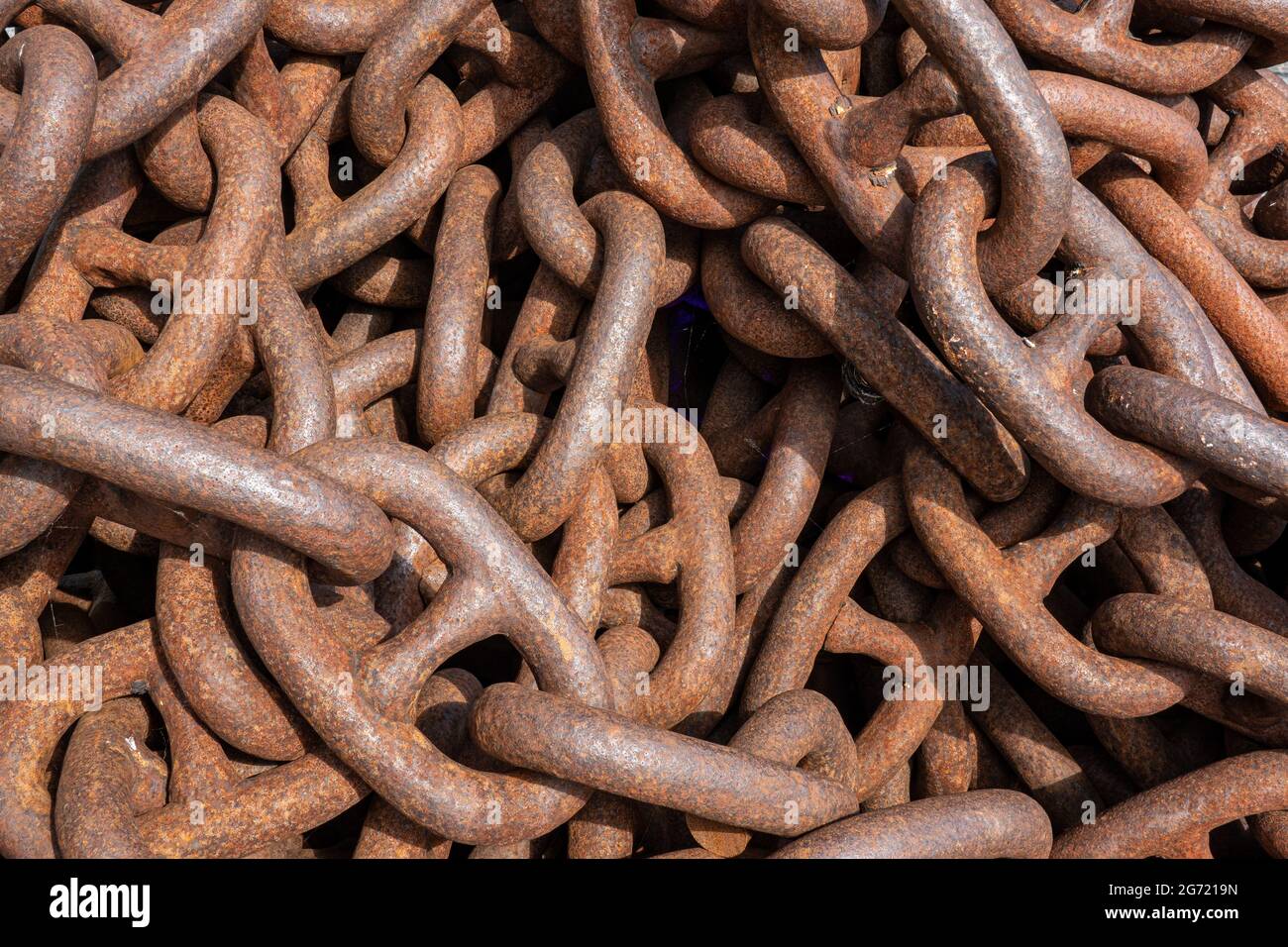 Old chain hi-res stock photography and images - Alamy