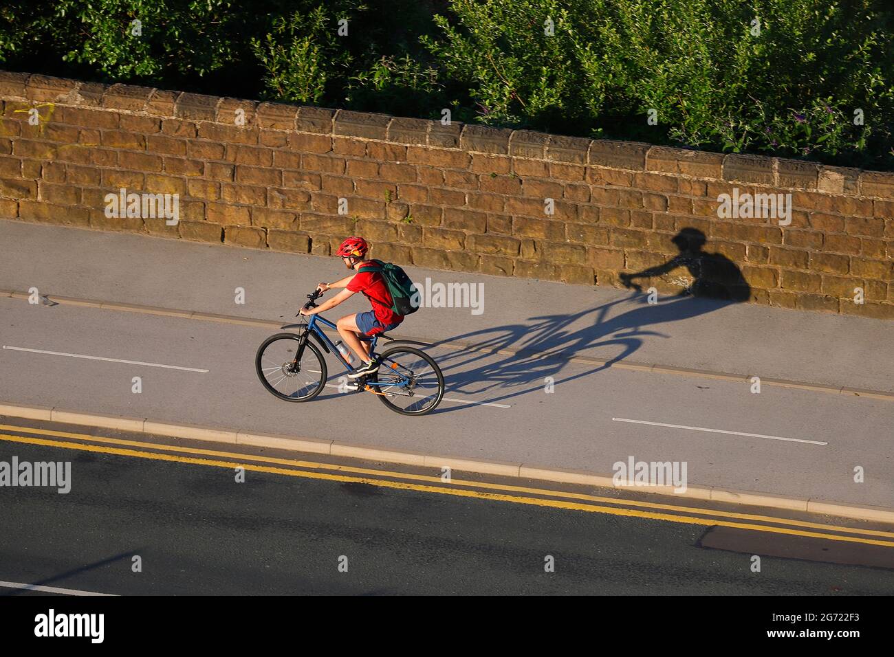 Leeds cycle lane hi-res stock photography and images - Alamy