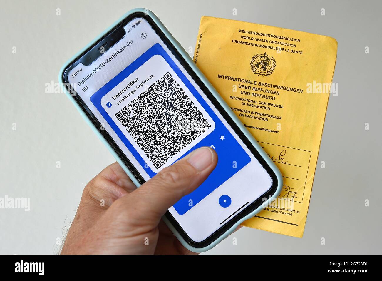 Topic picture / symbol photo: Digital COVID certificates from the EU on ...