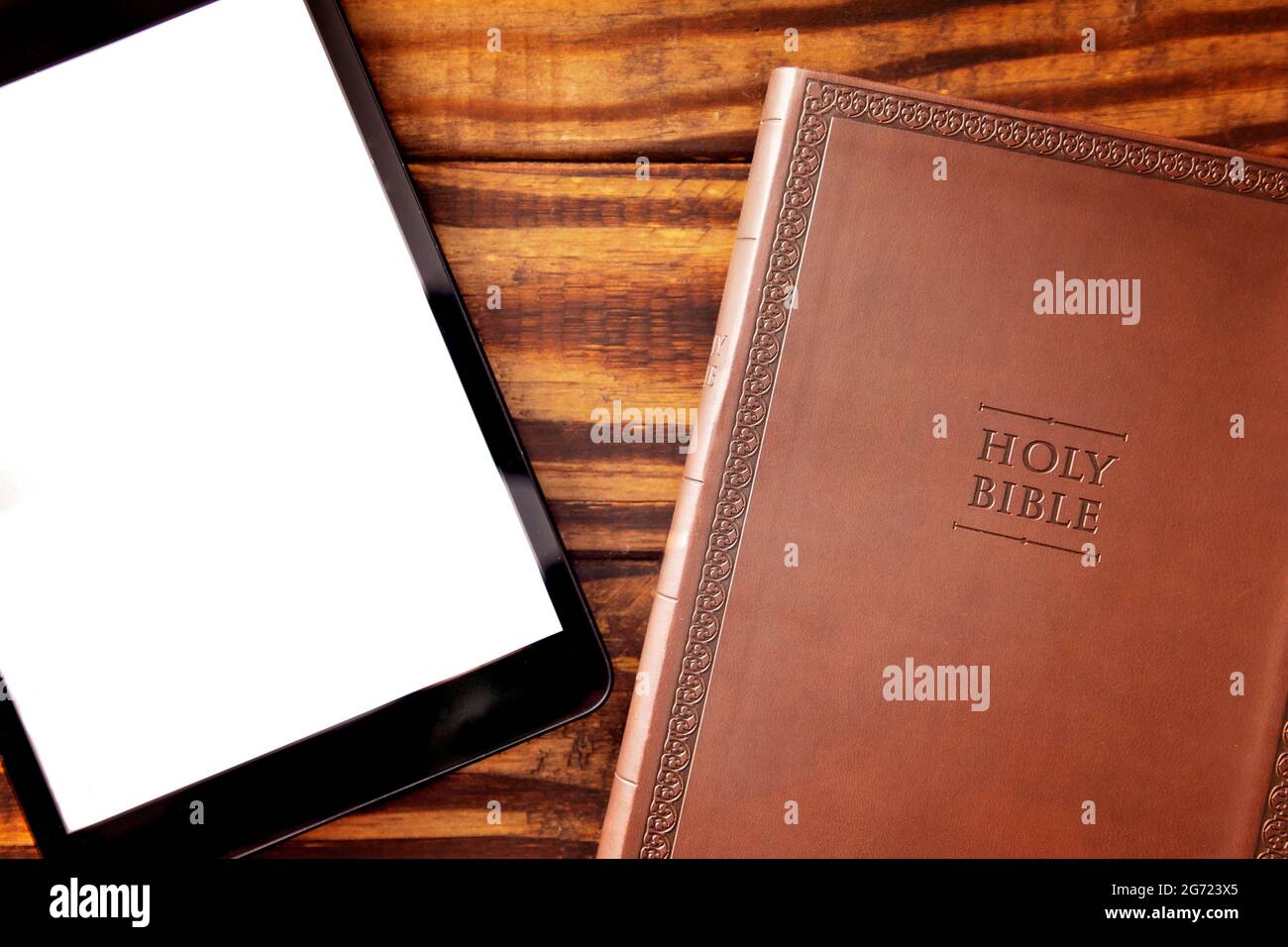 Christian bible reading congregation hi-res stock photography and ...