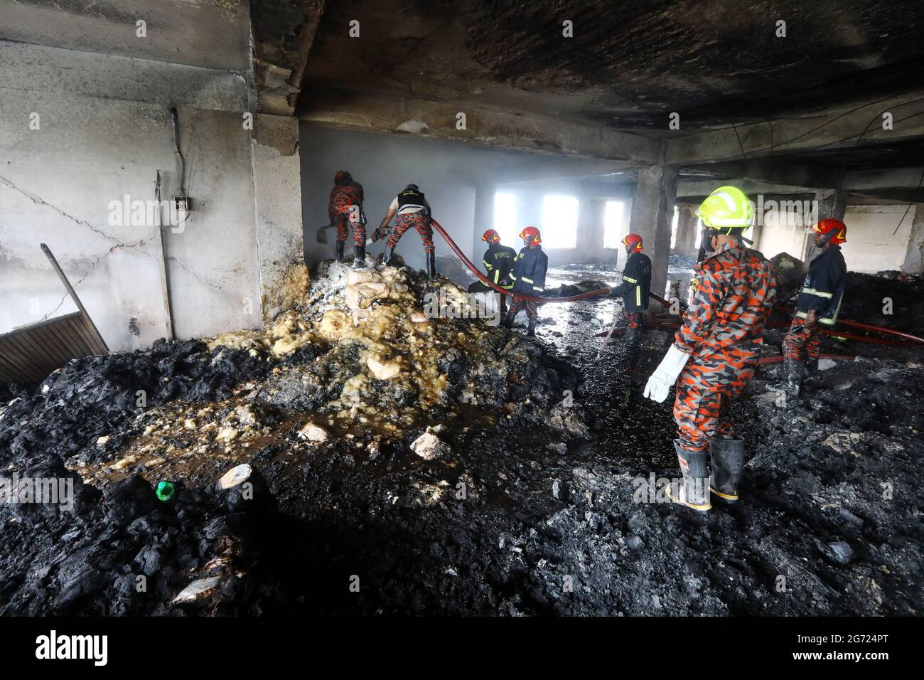 Burnt bodies hi-res stock photography and images - Alamy