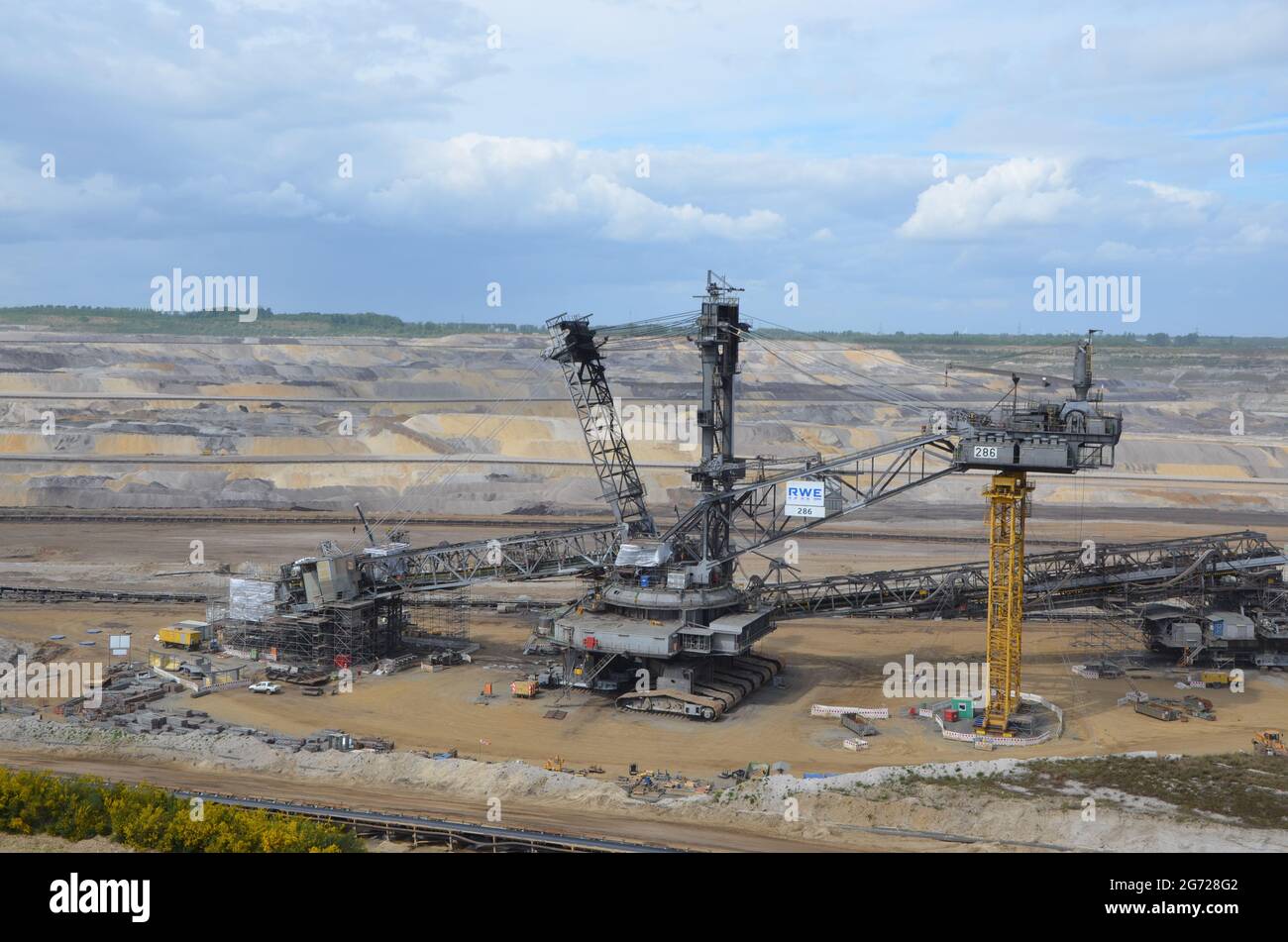 Braunkohle hi-res stock photography and images - Alamy