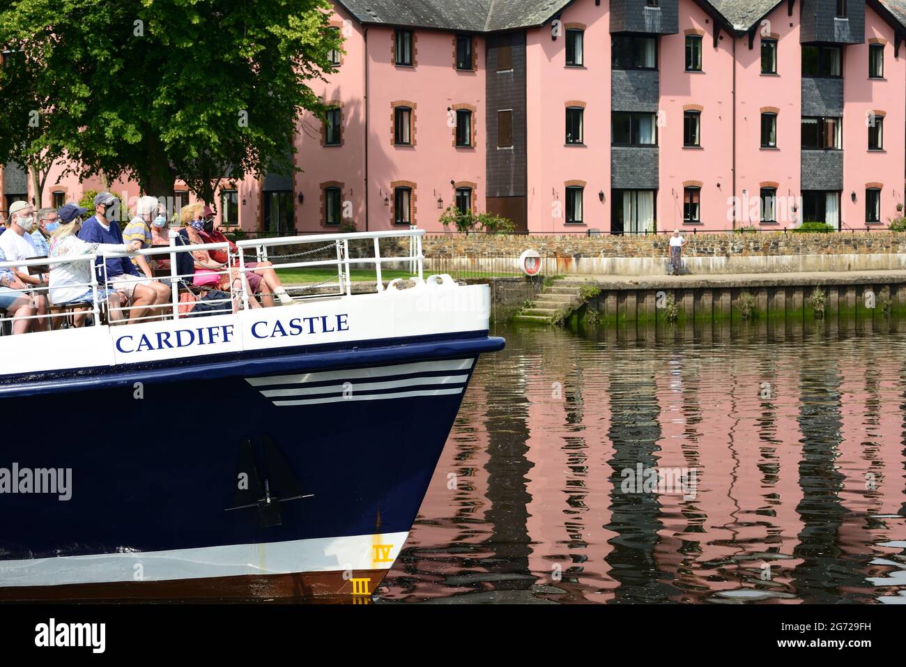 Dartmouth Riverboats 'Cardiff Castle' arriving at Totnes on the river ...