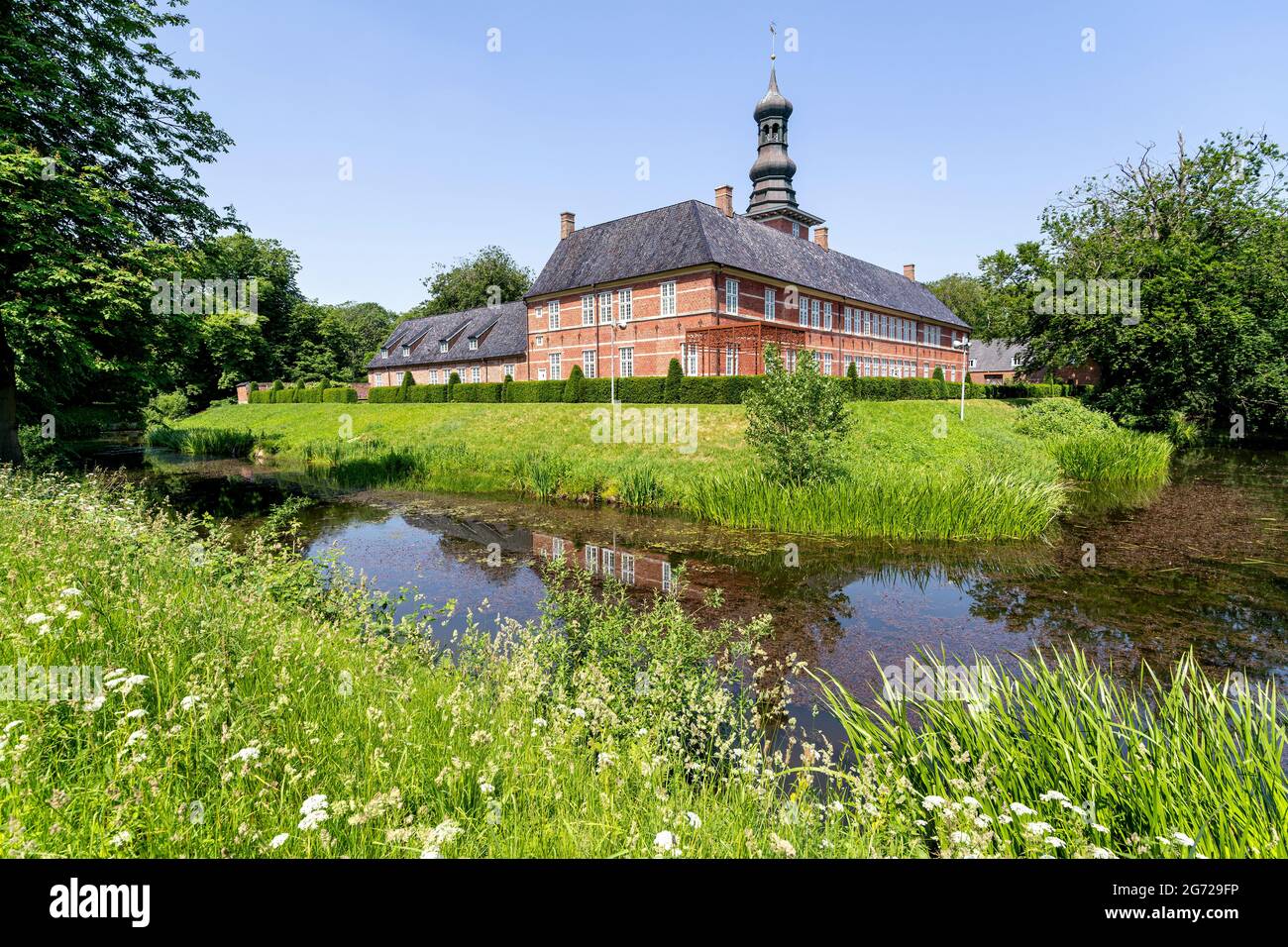 Husum castle hi-res stock photography and images - Alamy