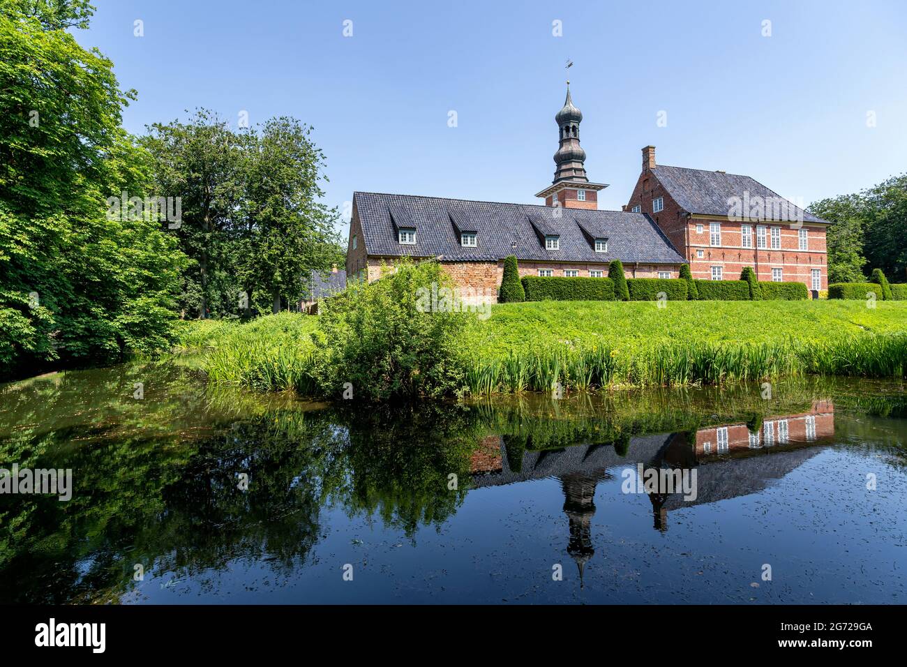 Schloss husum hi-res stock photography and images - Alamy