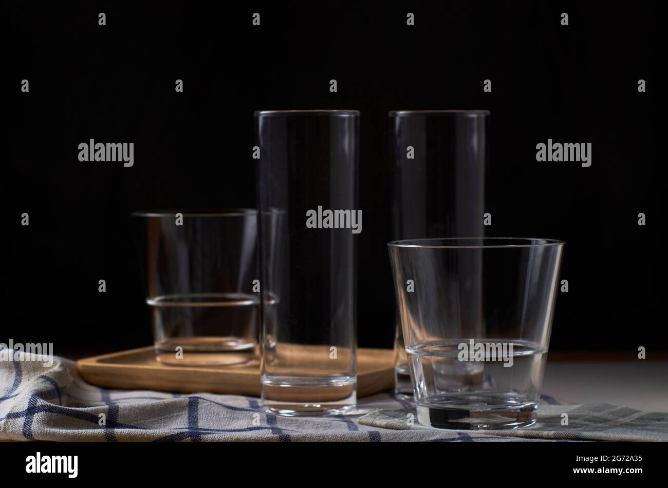 The empty drinking glass on the table Stock Photo - Alamy