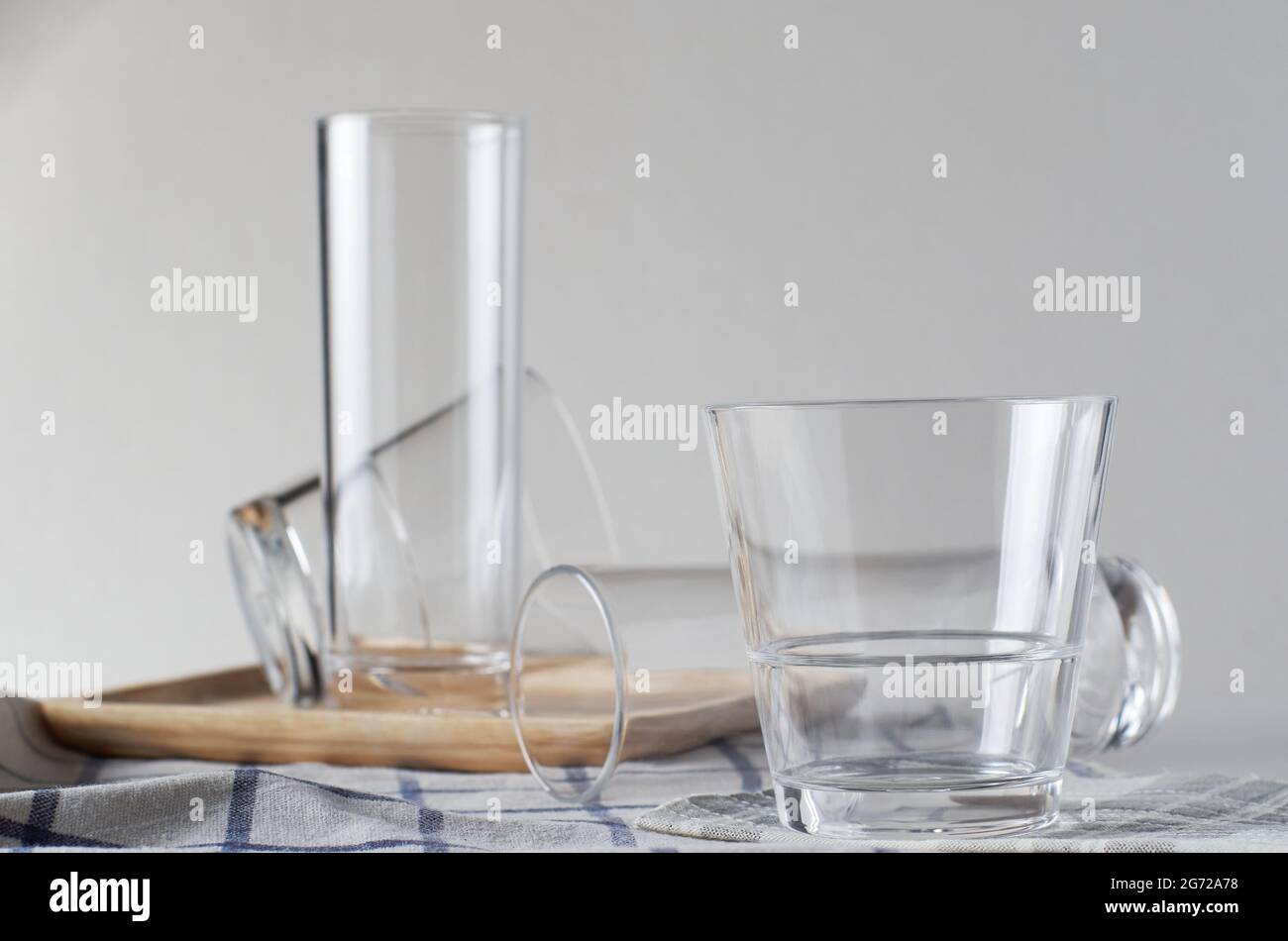 The empty drinking glass on the table Stock Photo - Alamy