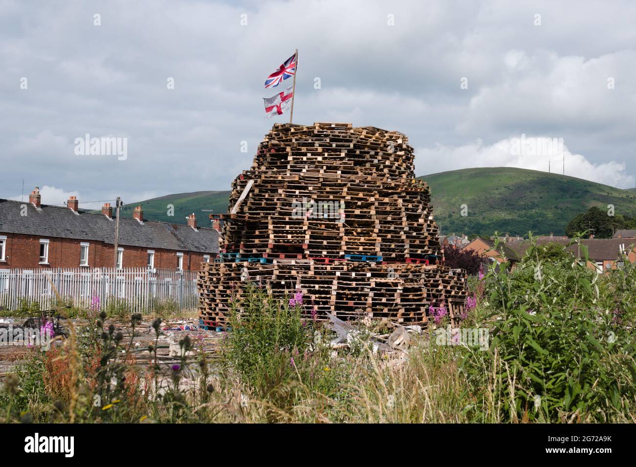 12th july bonfire hi-res stock photography and images - Alamy