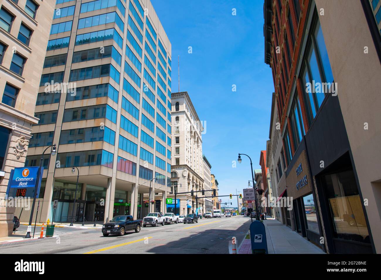 Guaranty Bank Building at 370 Main Street near City Hall in downtown of ...