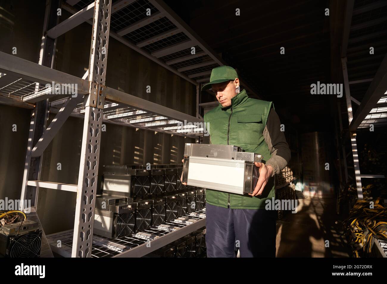 Carry racks hi-res stock photography and images - Alamy